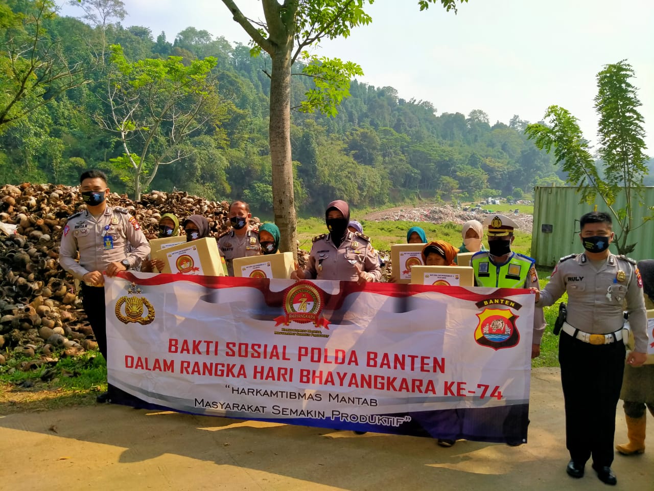 Sambut Hari Bhayangkara ke 74, Polda Banten Gelar Bakti Sosial di TPSA ... Sambut Hari Bhayangkara ke 74, Polda Banten Gelar Bakti Sosial di TPSA ...